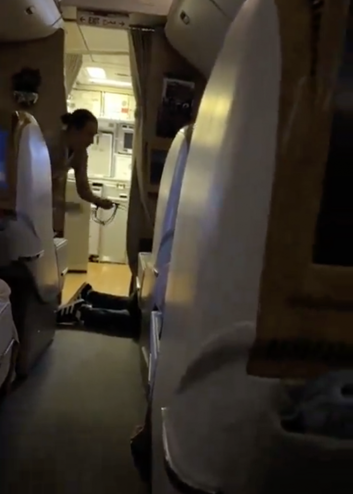 Emirates Crew Heroically Control An Aggressive Unruly Passenger Mid-Flight