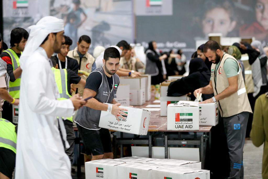 Thousands Of Volunteers In The UAE Packed 25,000 Relief Packages For Gaza
