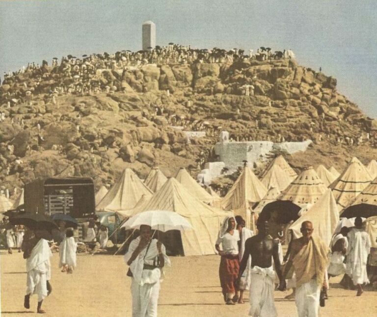 Here Are 7 Pictures Of Hajj Over The Years In Saudi Arabia