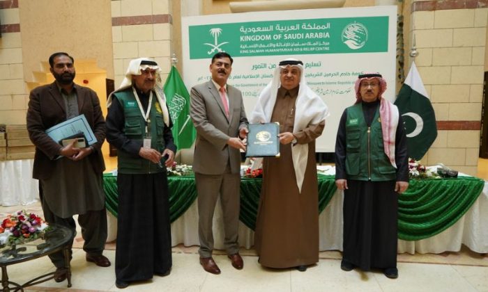 Saudi Shows Its Generosity By Sending 100 Tonnes of Dates To Pakistan ...